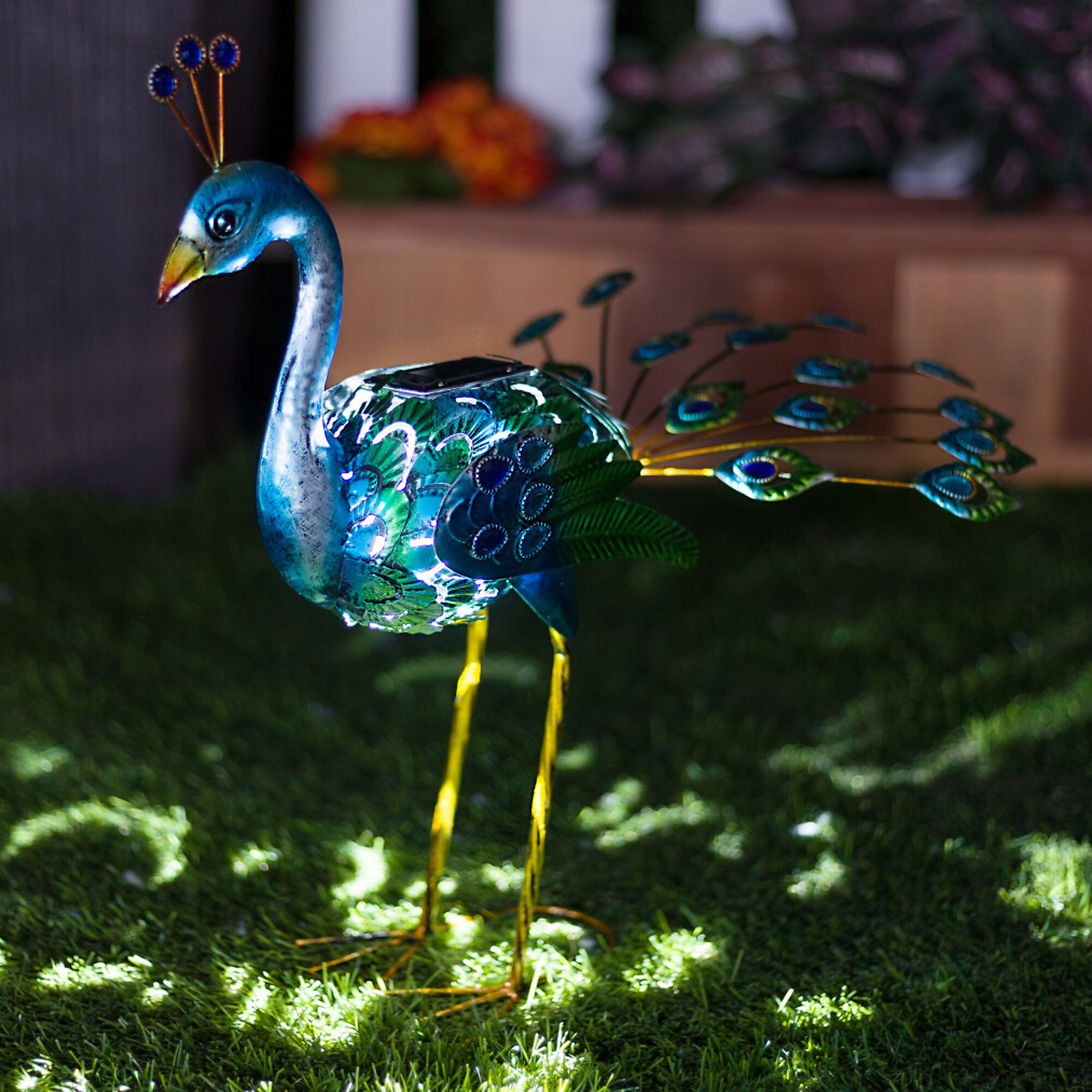 Alpine Corporation, Solar Grdn Peacock w/Tail Up DecorCool Wt LED 19in ...